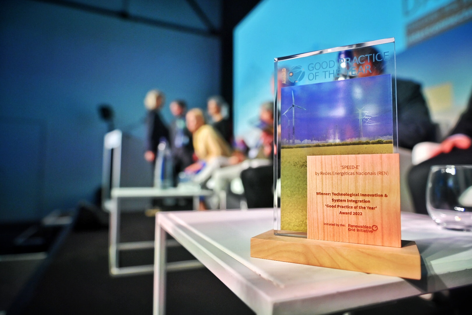 Electric vehicle charging solution by REN wins international award