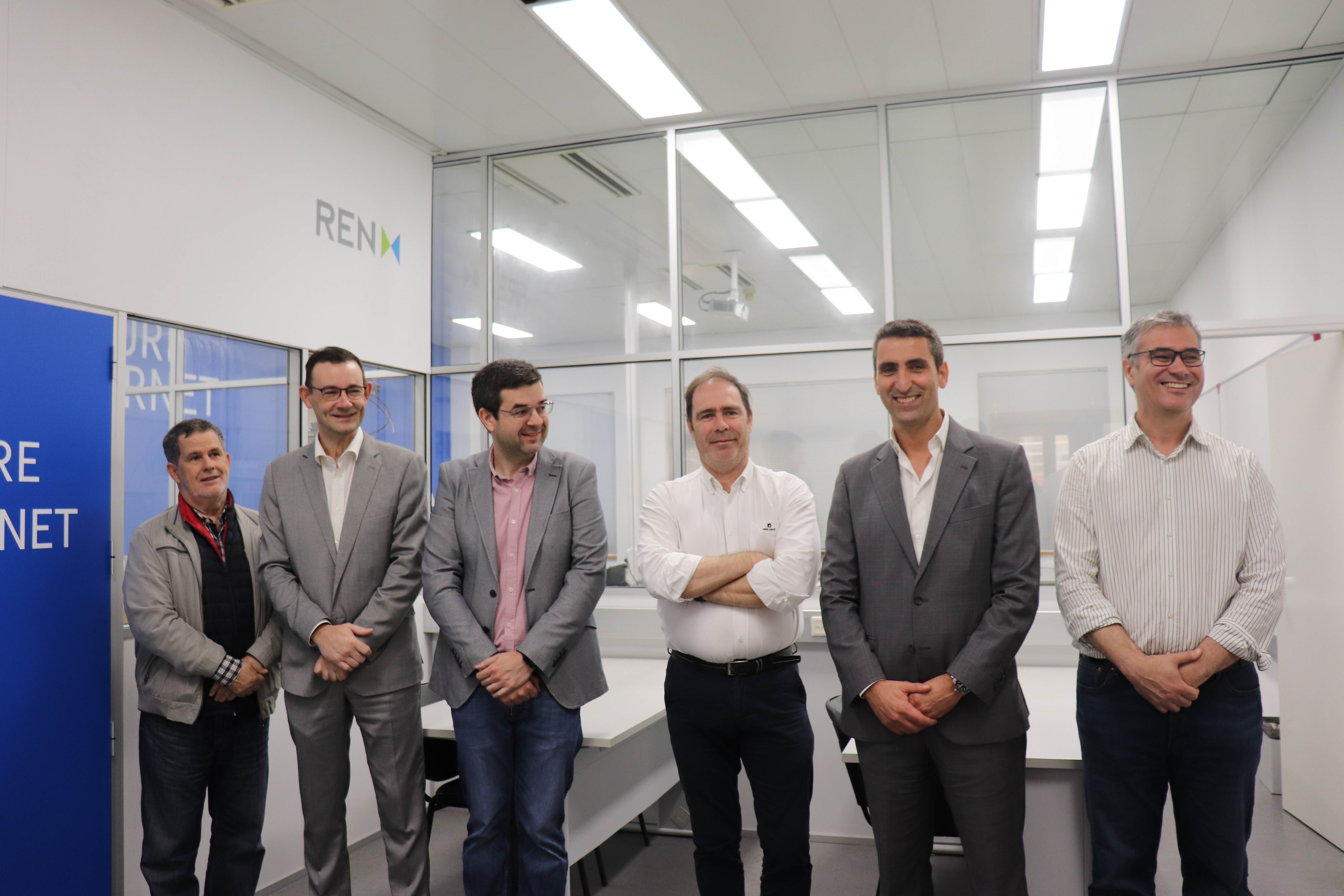 REN doa equipamento informático ao Future Internet Lab do ISEL