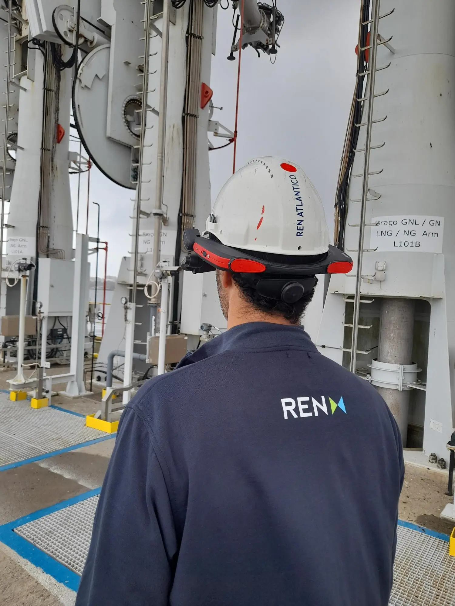 Augmented reality to support operations at the Sines Terminal